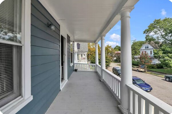 Charming 2 Br Vintage Duplex Upstairs Apartment In Historic Portsmouth Ac & Wifi - Chesapeake, VA