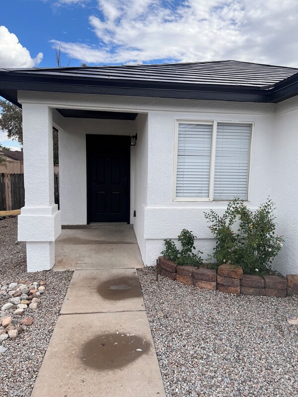 Modern Tesla Smart Home In Albuquerque  Solar Roof & Ev Charging - Albuquerque, NM