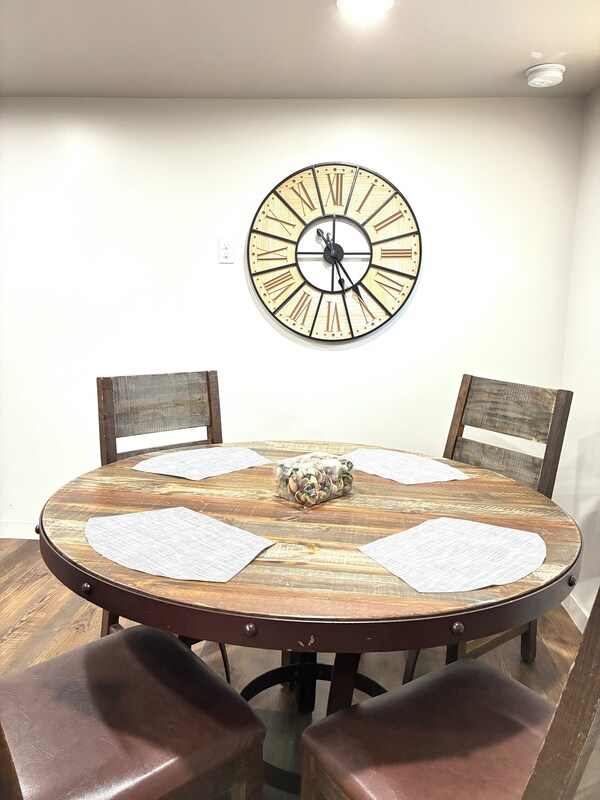 Fully Furnished Cozy 3 Bedroom Unit - オーロラ, CO