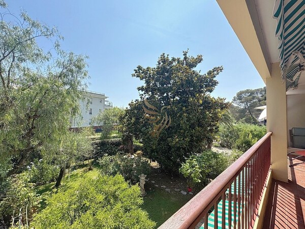 Mimosas Getaway  2-room Apartment + Terrace, Park - Saint-Raphaël