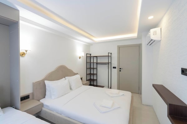 Charming 1-bedroom Apartment With Wifi, Ac In Vibrant Istanbul - Istanbul