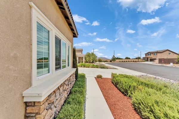 Spacious 4b3.5b｜garage Access｜flex-lease｜pet-friendly #42426 - Perris, CA