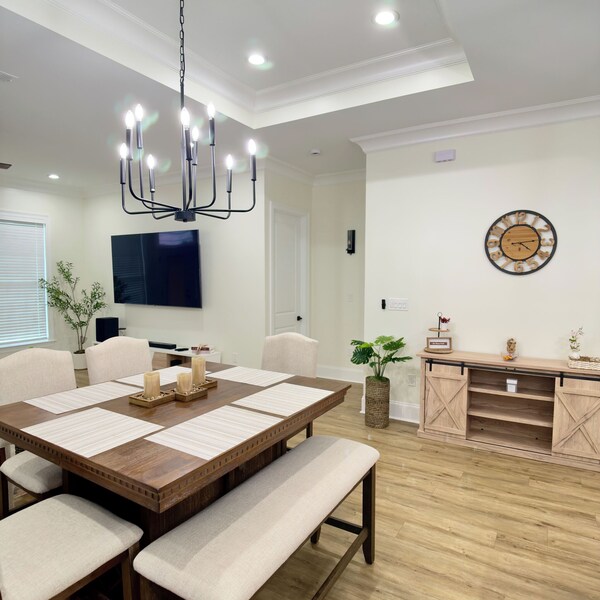 Spacious Luxury Home - 10 Mins To New Orleans - Kenner, LA