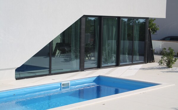 Villa Lunga Novalja, Charming 3-bedroom Villa With Wifi, Ac - Mandre