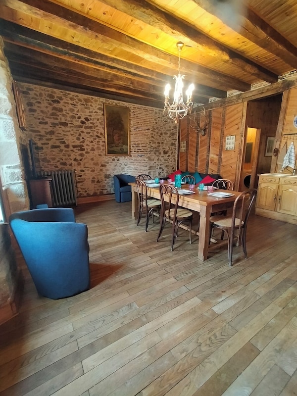 Maison Médiéval Pour Six Personnes - Indre