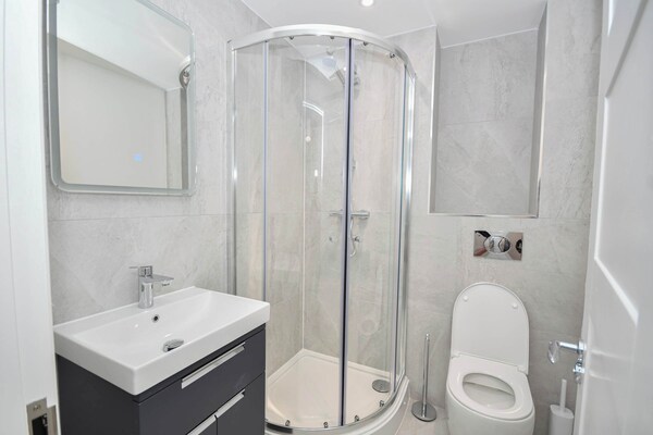 Fabulous 3 Bed Manchester Apartment Near Etihad - Manchester