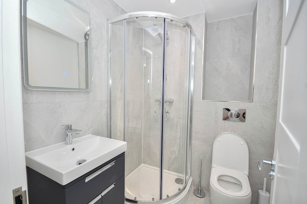 Fabulous 3 Bed Manchester Apartment Near Etihad - Manchester