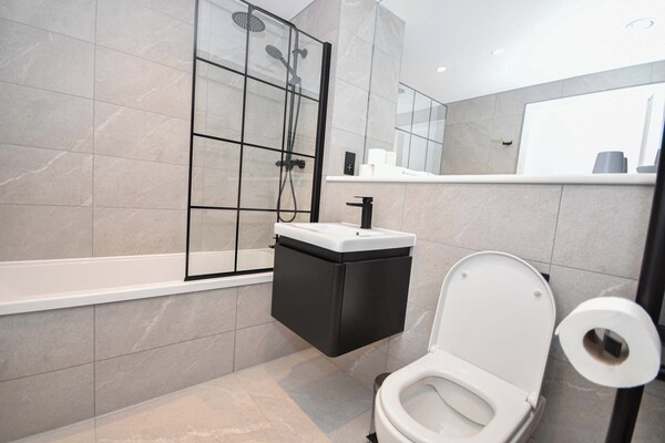 Modern 1 Bed Flat In Central Manchester W Balcony - Manchester