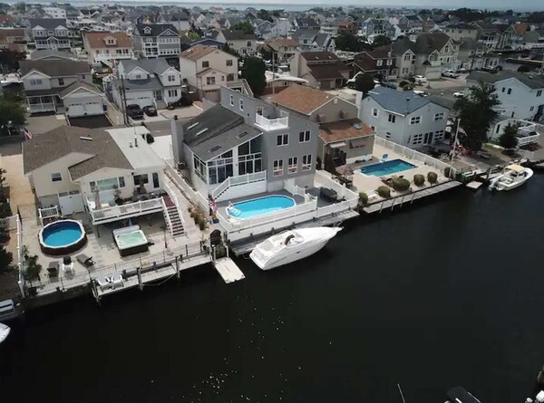 Waterfront 2br Home In Brick W/ Swimming Pool - Point Pleasant, NJ