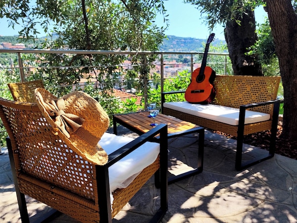Relax Tra Ulivi E Mare, Nel Cuore Della Riviera Dei Fiori. - Imperia