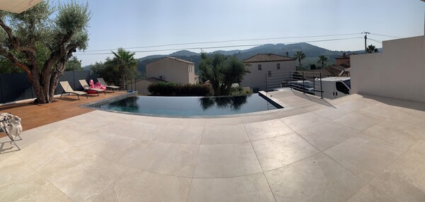 Beautiful Villa In Le Castellet Close To The Sea - Signes