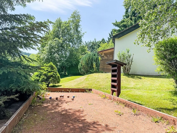Wunderbares Alleinstehendes Ferienhaus Für 6 Personen Mit Tv, Innenhof Und Parkplatz - Hinterzarten
