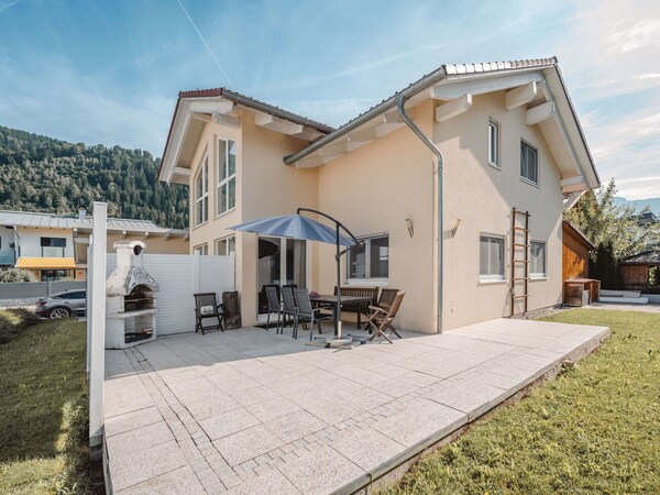 Beautiful Private Villa For 10 People With Wifi, Tv, Terrace, Pets Allowed And Parking - Zell am See