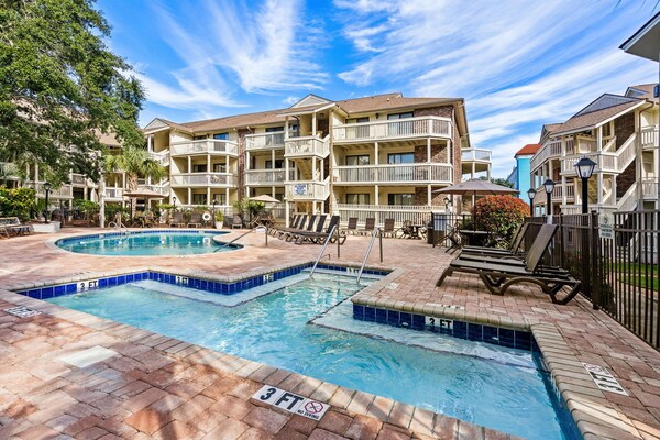 Salty Breeze & Poolside Ease By Beach Star - Myrtle Beach, SC