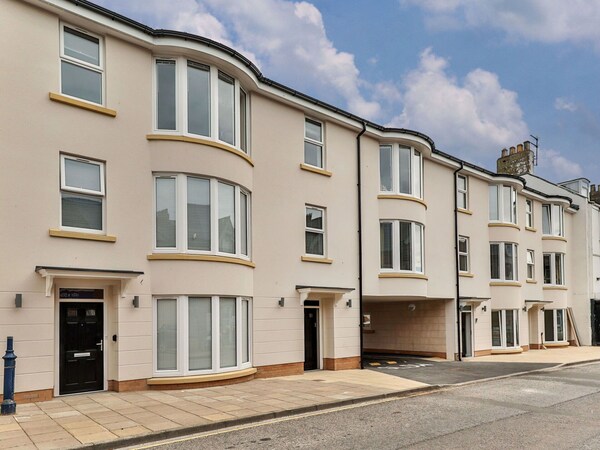 Nice Apartment For 4 People With Wifi, Tv, Pets Allowed And Parking - Filey