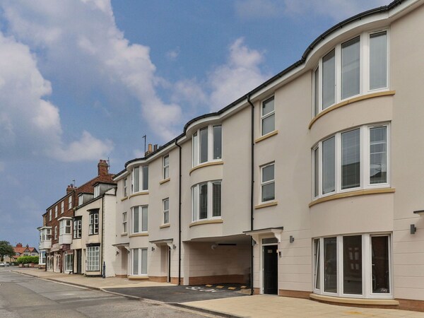 Lovely Apartment For 4 People With Wifi, Tv, Pets Allowed And Parking - Filey