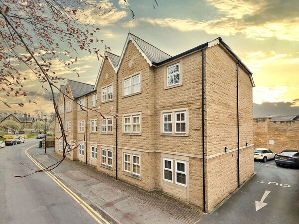 Nice Apartment For 4 People With Wifi, Pets Allowed And Parking - Harrogate