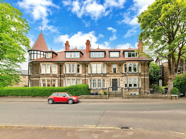 Cosy Apartment For 2 People With Wifi, Pets Allowed And Parking - Harrogate