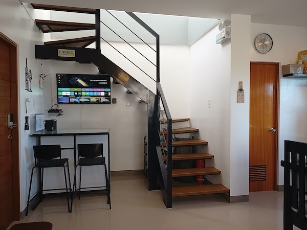 Discover The Perfect Condo Getaway In Luxury, Karaoke, Netflix, Free Parking - Amadeo