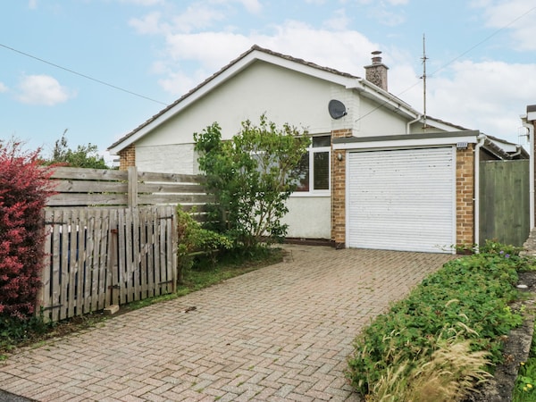 1 Maes Y Ffynnon, Pet Friendly, With Open Fire In Llandegfan - Beaumaris
