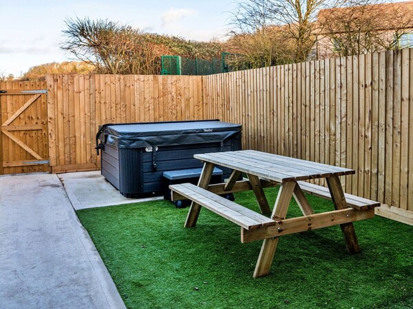 Stunning  Villa For 8 People With Wifi, Hot Tub, Pets Allowed And Parking - Bourton-on-the-Water