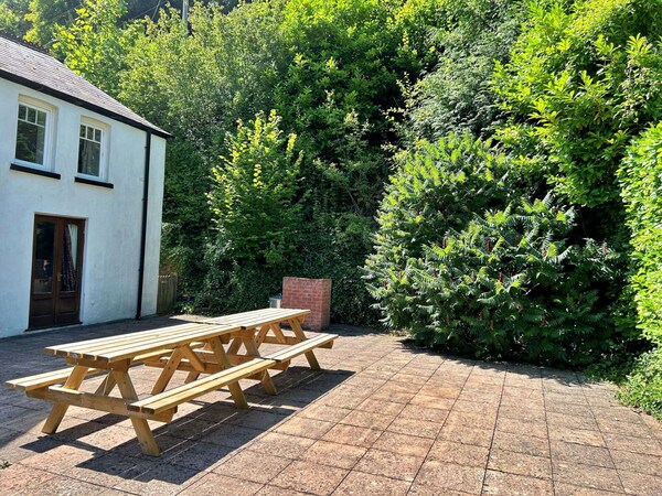 Stunning  Villa For 14 Guests With Private Pool, Wifi, Terrace, Pets Allowed And Parking - Symonds Yat