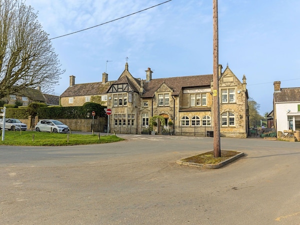 Wonderful  Villa For 4 People With Wifi, Tv, Pets Allowed And Parking - Bruton