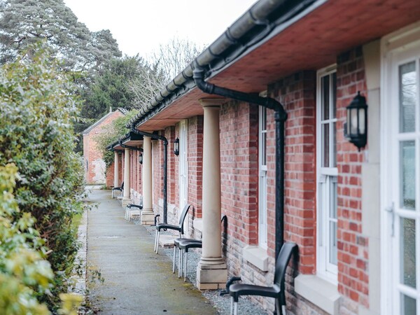 Beautiful  Villa For 4 Guests With Wifi, Tv, Pets Allowed And Parking - Church Stretton