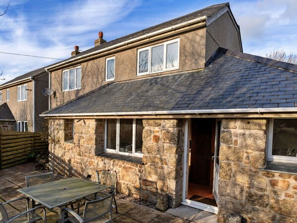 Wonderful  Villa For 7 People With Pets Allowed And Parking - Sennen Cove