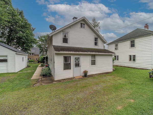 Charming Lake Cottage + Private Dock! - Jamestown, NY