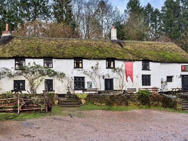 Beautiful  Villa For 6 Guests With Wifi, Terrace, Pets Allowed And Parking - Bovey Tracey