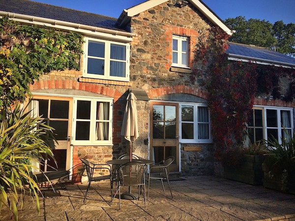 Stunning  Villa For 4 Guests With Wifi, Terrace, Pets Allowed And Parking - Bovey Tracey