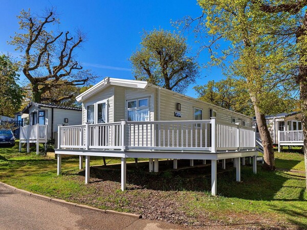 Magnifique Maison De Vacances Pour 6 Personnes Avec Wifi, Piscine, Tv, Terrasse Et Parking - Beaulieu