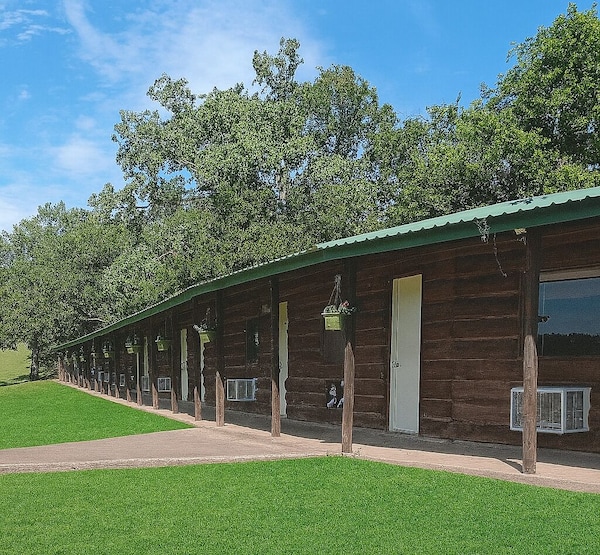 Cozy Lakeside Suite- 2br Hotel Room By The Lake- Texoma Shores Resort - Lake Texoma