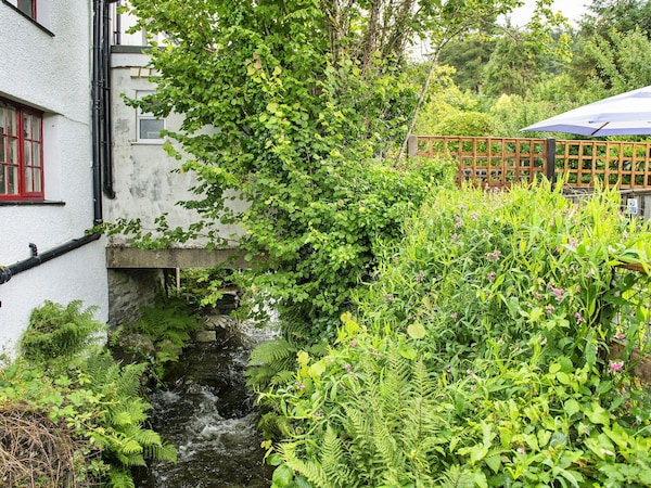 Stunning Villa For 6 Guests With Wifi, Pets Allowed And Parking - Betws-y-Coed