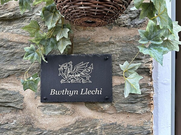 Beautiful Villa For 6 People With Wifi, Terrace, Pets Allowed And Parking - Beddgelert