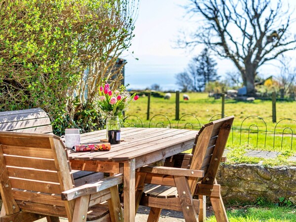 Beautiful  Villa For 7 People With Wifi, Balcony, Pets Allowed And Parking - Nefyn