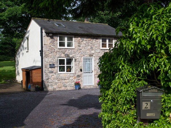 Stunning Villa For 2 People With Wifi, Tv And Parking - Mold