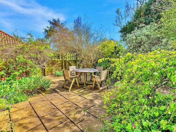 Beautiful  Villa For 5 Guests With Wifi, Terrace, Pets Allowed And Parking - Haddington