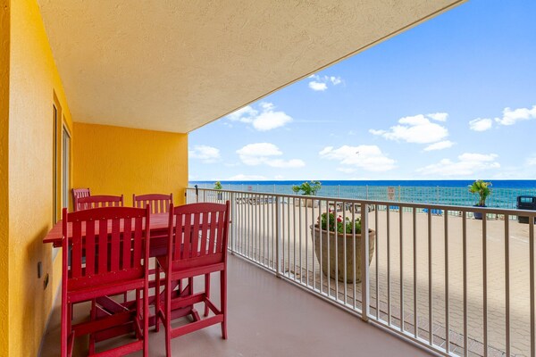 Treasure Island #103 | Ground Floor | Pet Friendly | Beachfront - Panama City