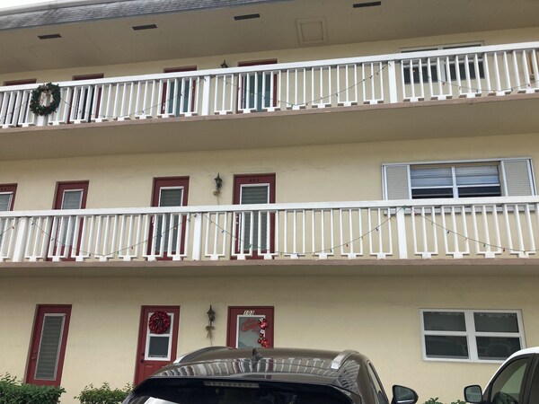 Cozy Condo In 55+ Community For Seasonal Rental - Plantation, FL