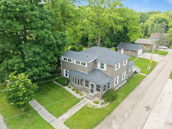 The Lake Geneva Lodge - Walkable To\ndowntown & Beach - Lake Geneva, WI