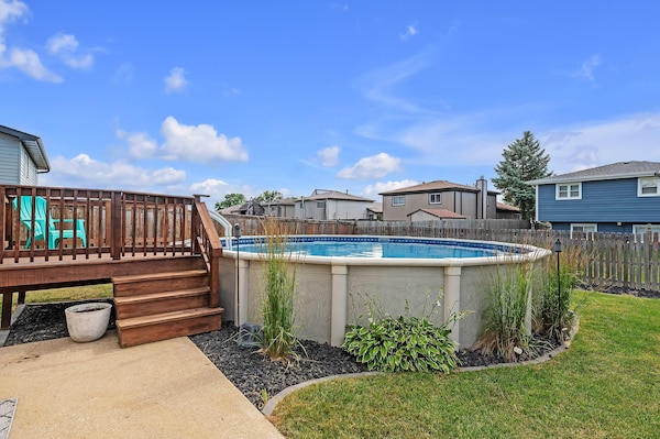New! Modern Retreat With Private Pool & Yard - Orland Park, IL