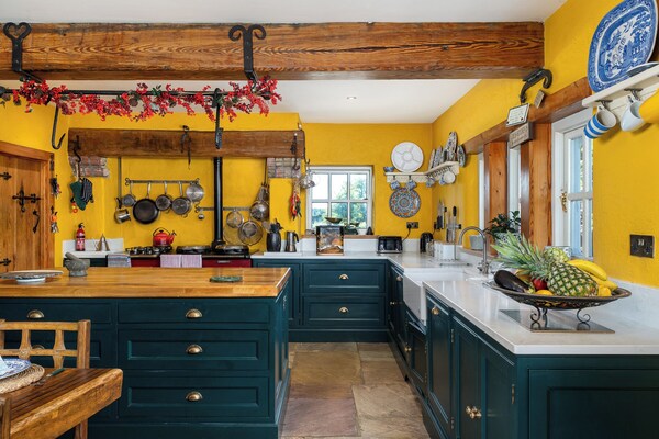 Charming And Spacious 6-bedroom Farmhouse Close To Center Parcs - County Westmeath