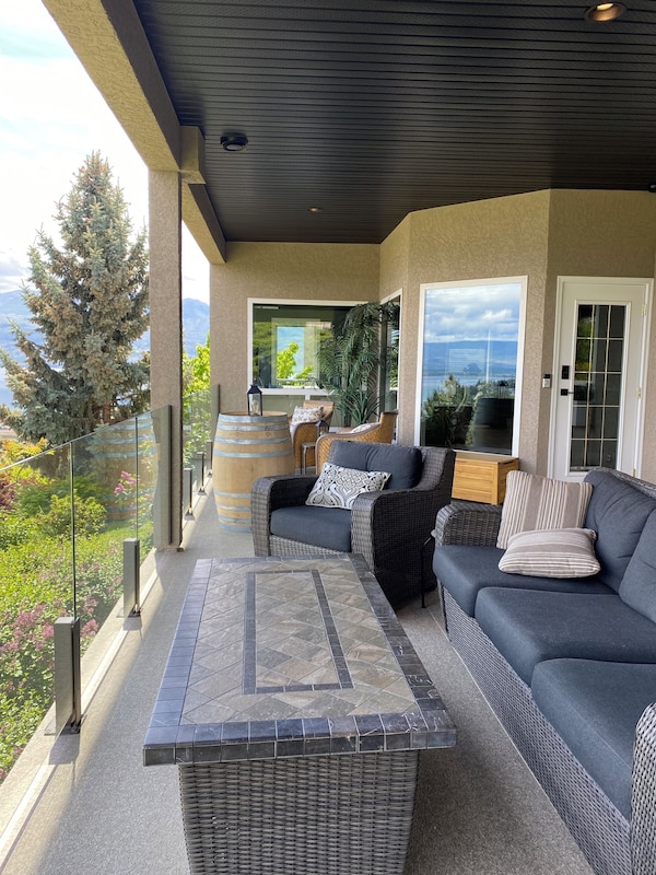 Private Spacious Lower Level Of Our Home With Outstanding Views Of Lake Okanagan - West Kelowna