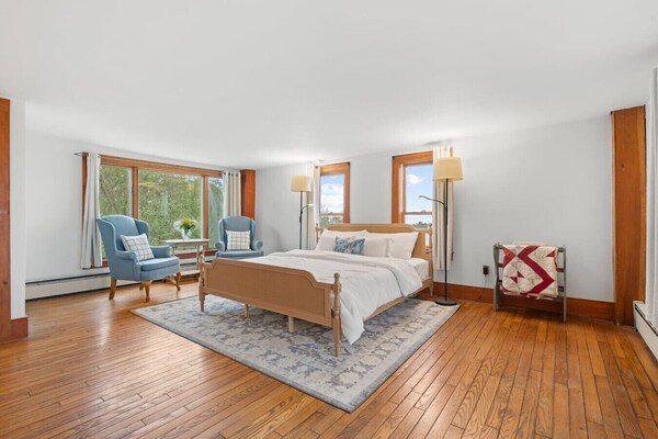 D-miles Smith Farm Suite - コンコード, NH