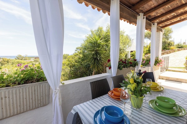 Villa Marianna 1 Km From Beaches Sea View, Large Garden, Verandas, Barbecue. - Olbia