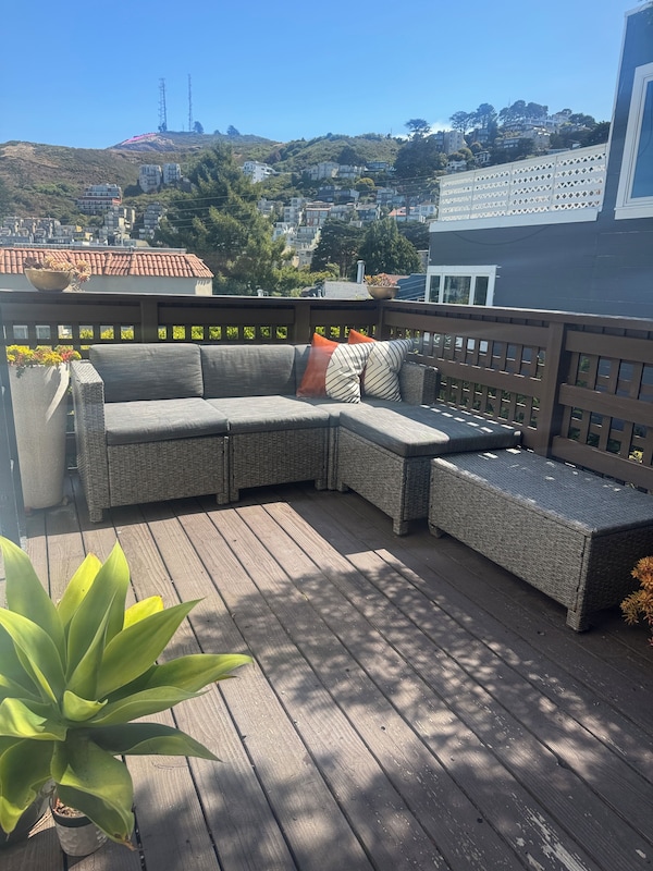 Peaceful Home With City And Sutro Tower Views 3/2 - San Francisco, CA