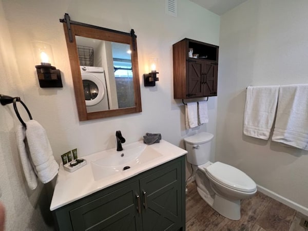 Little White Buffalo - Luxury Tiny Home + Rv Hookup - Eleven Mile State Park, Lake George
