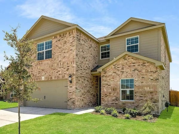 Private Clean Quiet Suite In A Shared New House In Anna With Private Bathroom - Blue Ridge, TX